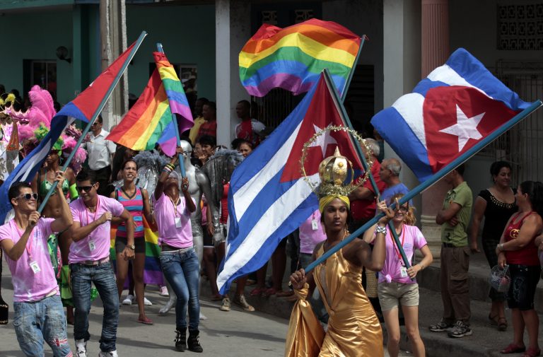La comunidad LGTB de Cuba reclama el reconocimiento legal de las ...